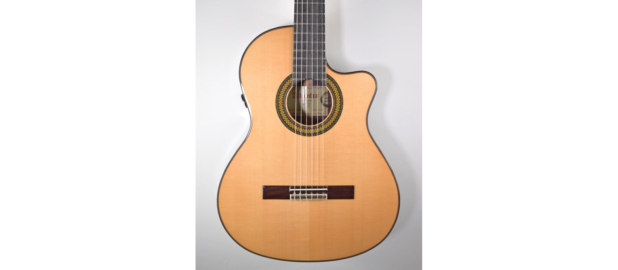 Alhambra 7P A CW E8 | cutaway | Dijkman Muziek