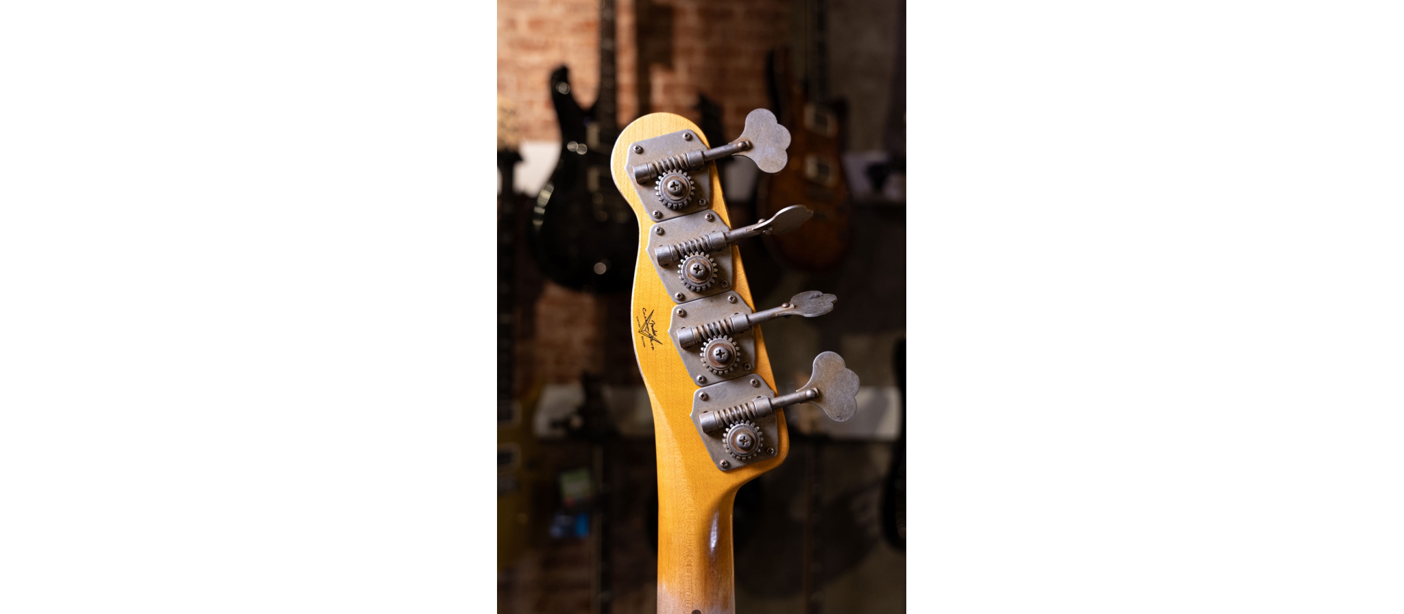 Fender Custom Shop LTD 54 Heavy Relic P Bass Dark Red | DijkmanMuziek